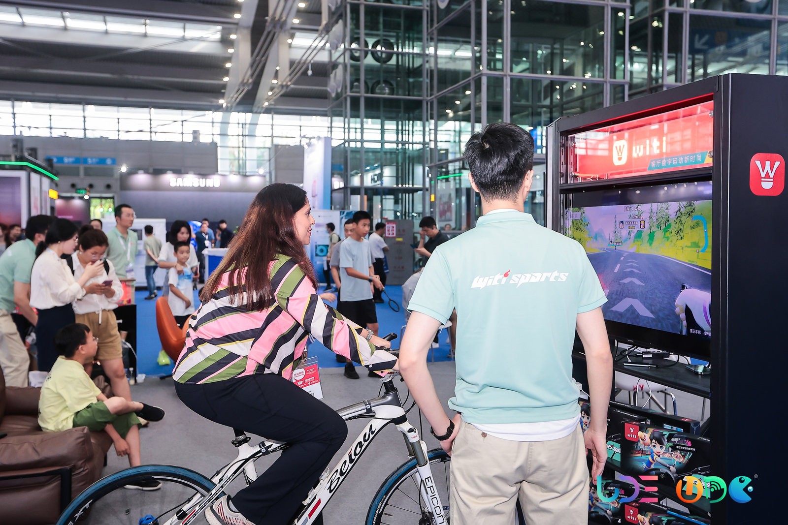 UDE023 - 第四届国际半导体显示博览会 - DoNews专题报道